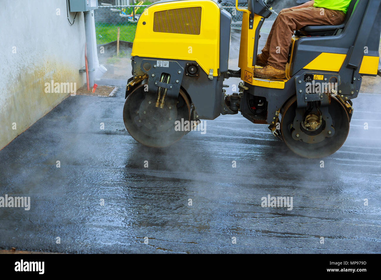 Car compactor hi-res stock photography and images - Alamy