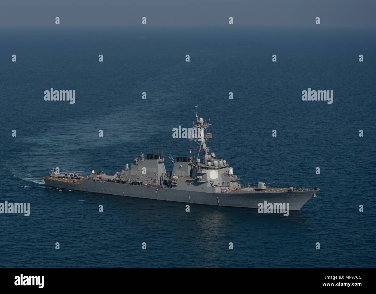 Uss mahan hi-res stock photography and images - Alamy