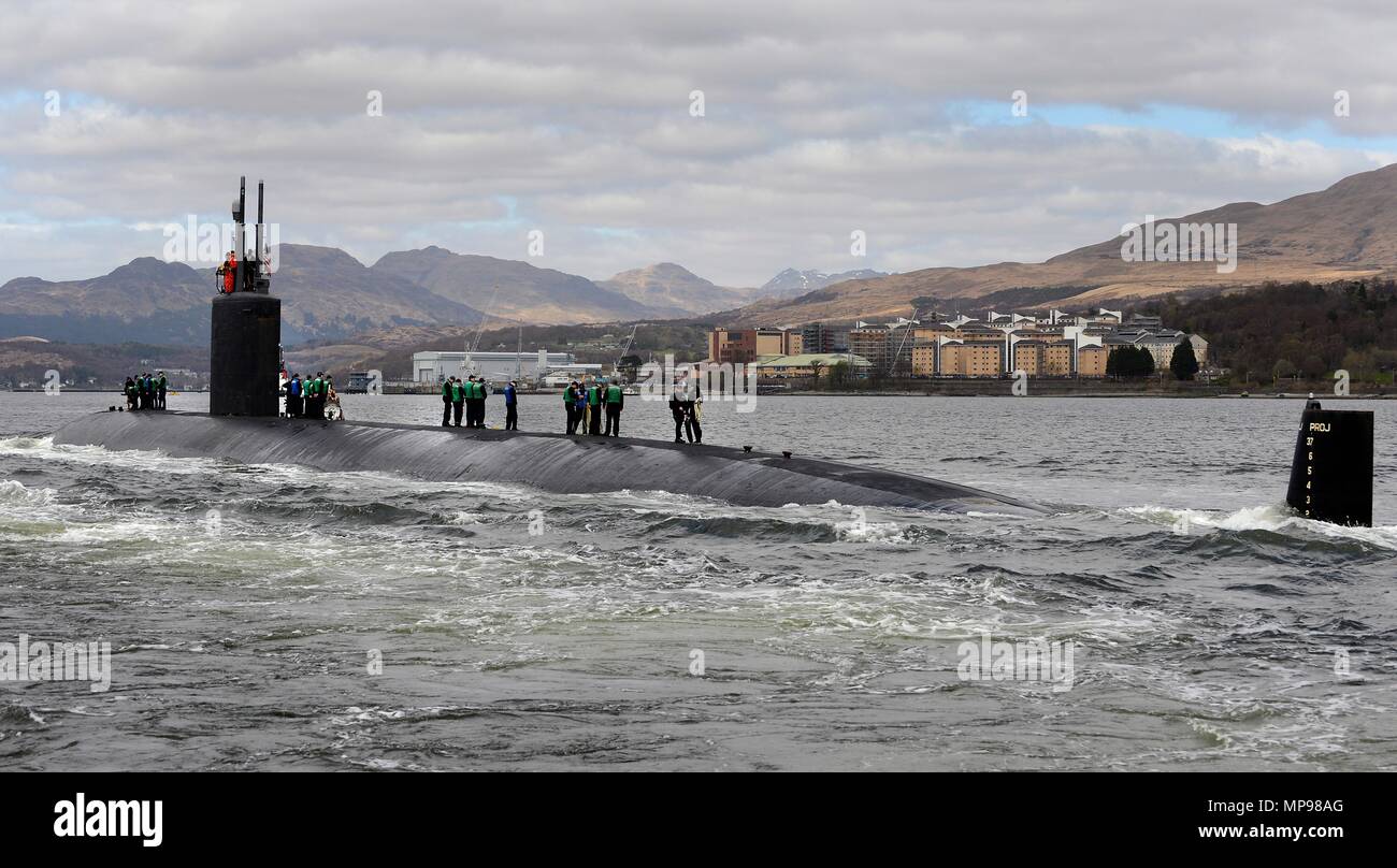 The U.S. Navy Los Angeles-class fast-attack submarine USS Springfield ...