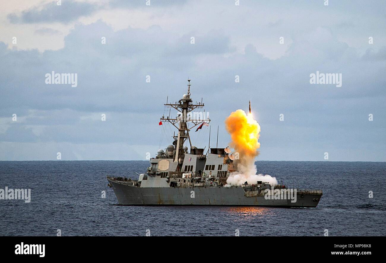 The U.S. Navy Arleigh Burke-class guided-missile destroyer USS Benfold ...