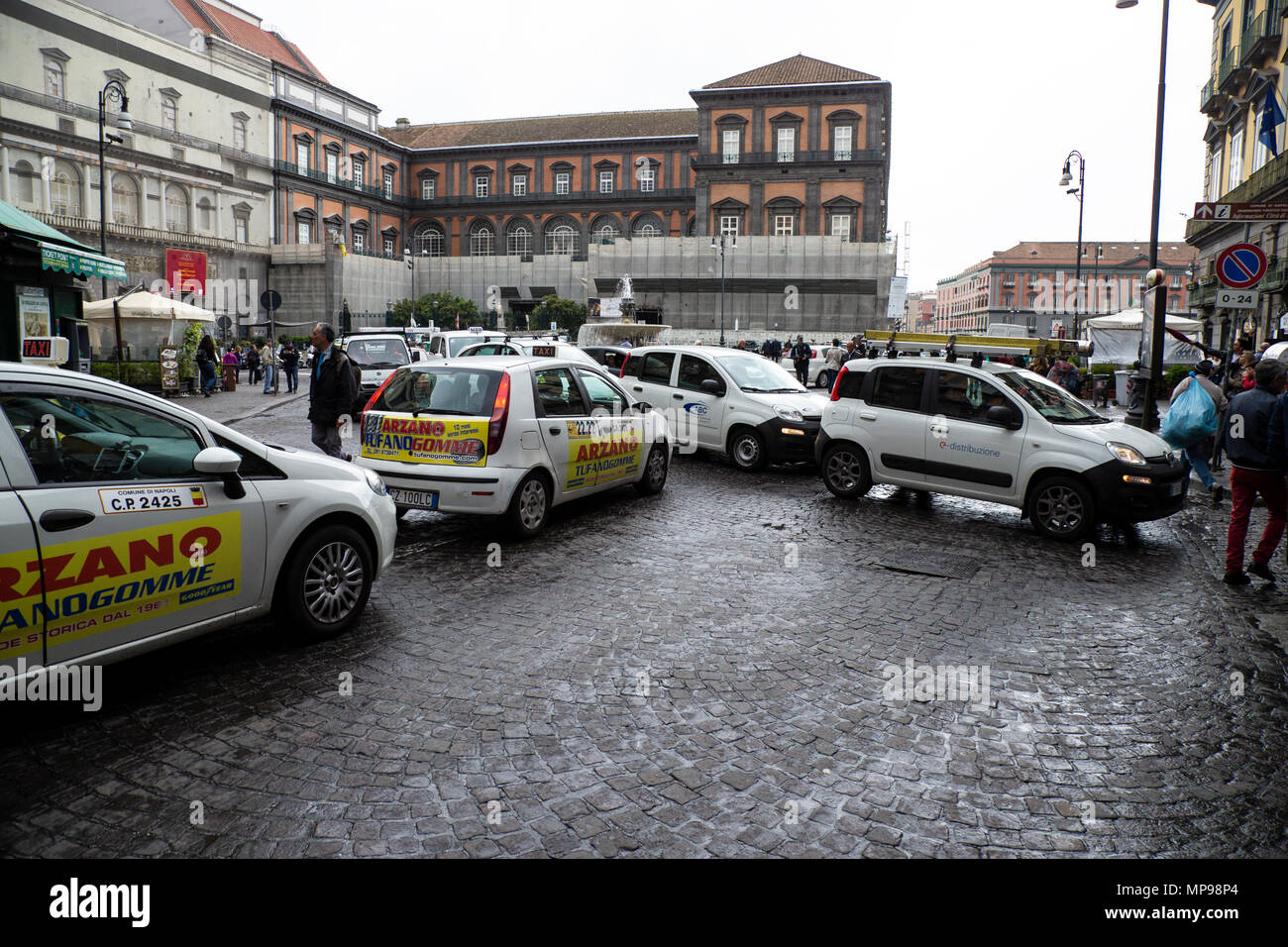Italian traffic jam hi-res stock photography and images - Alamy