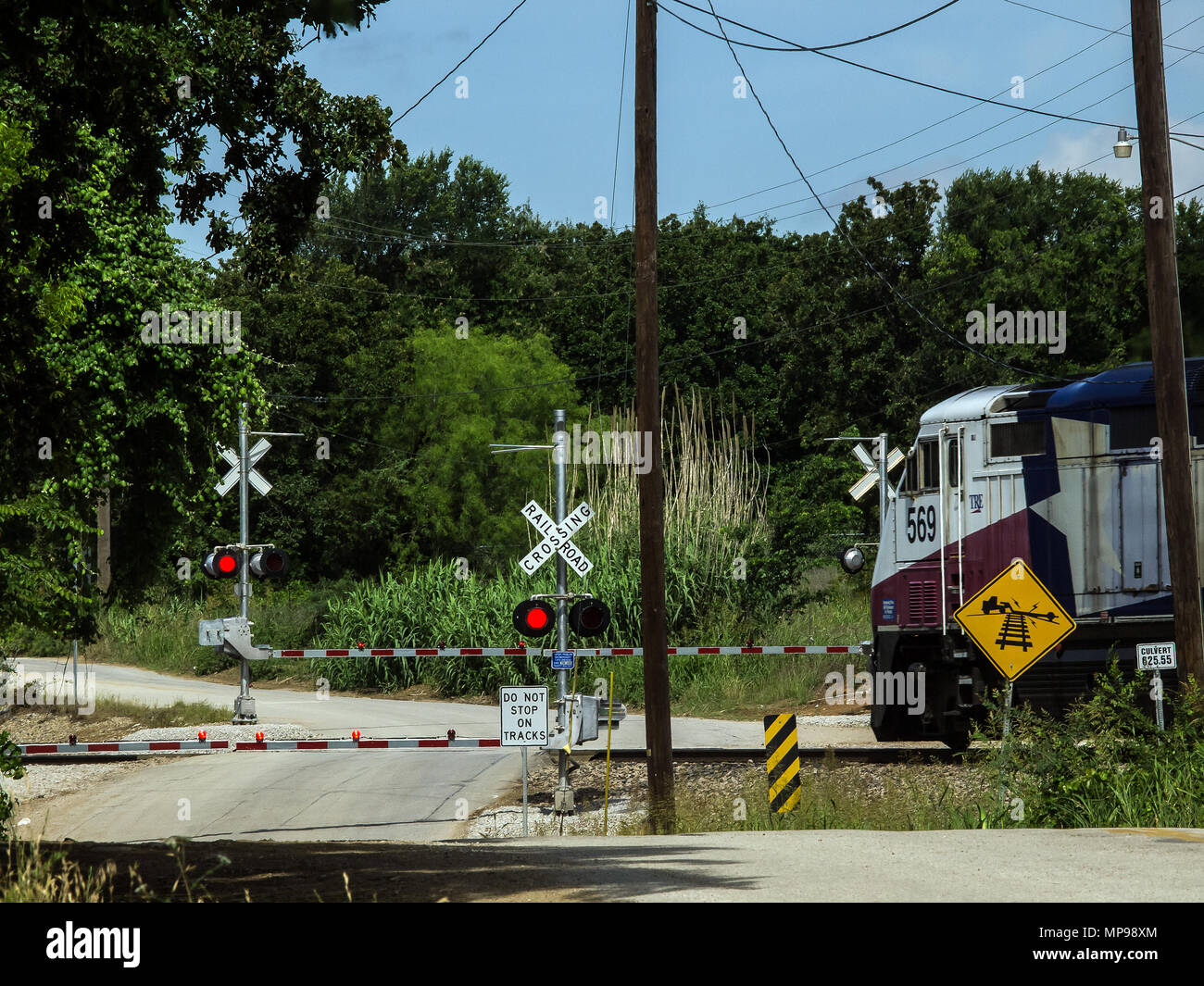 Rr sign and tracks hi-res stock photography and images - Alamy