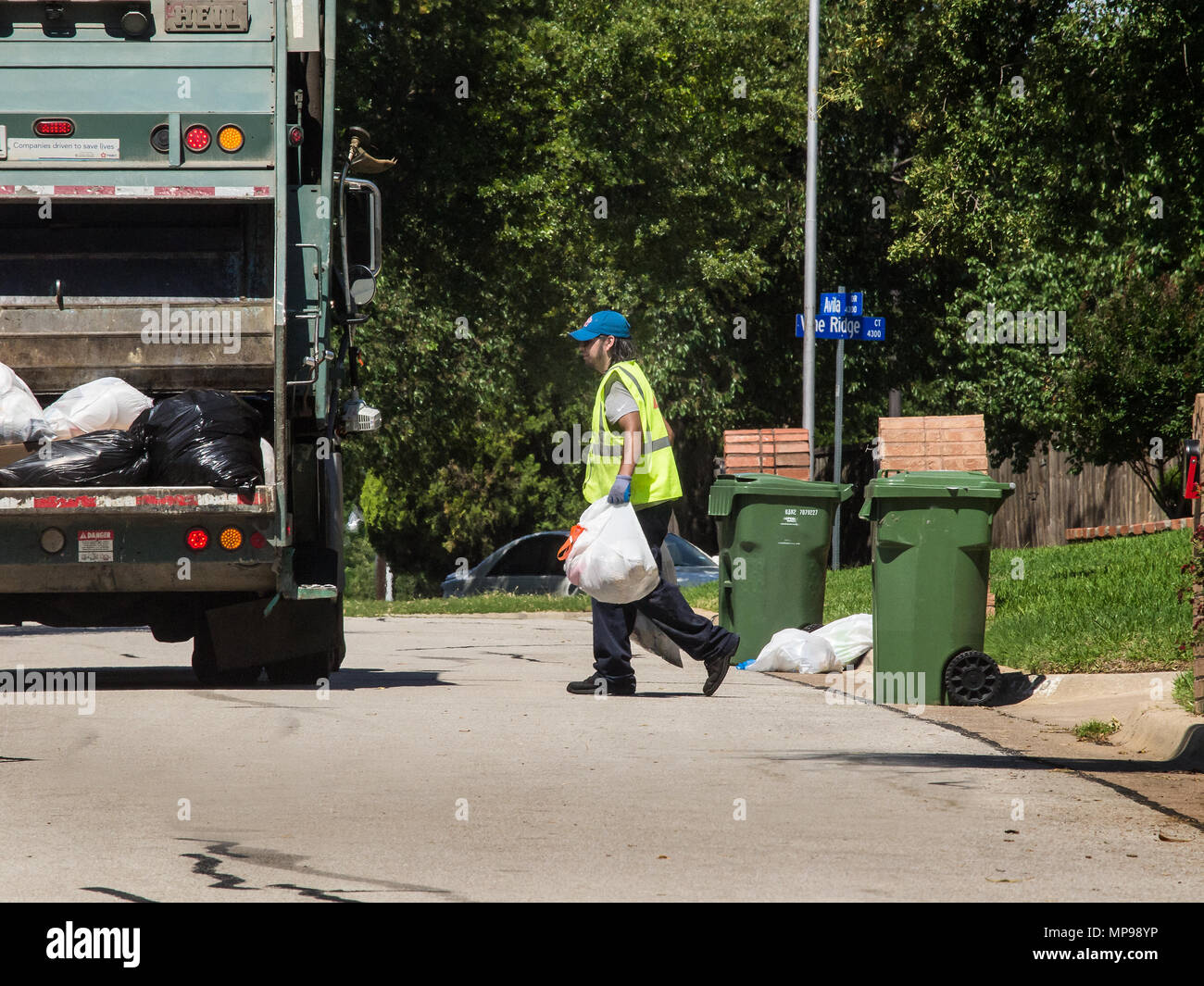 Curb side collection hi-res stock photography and images - Alamy