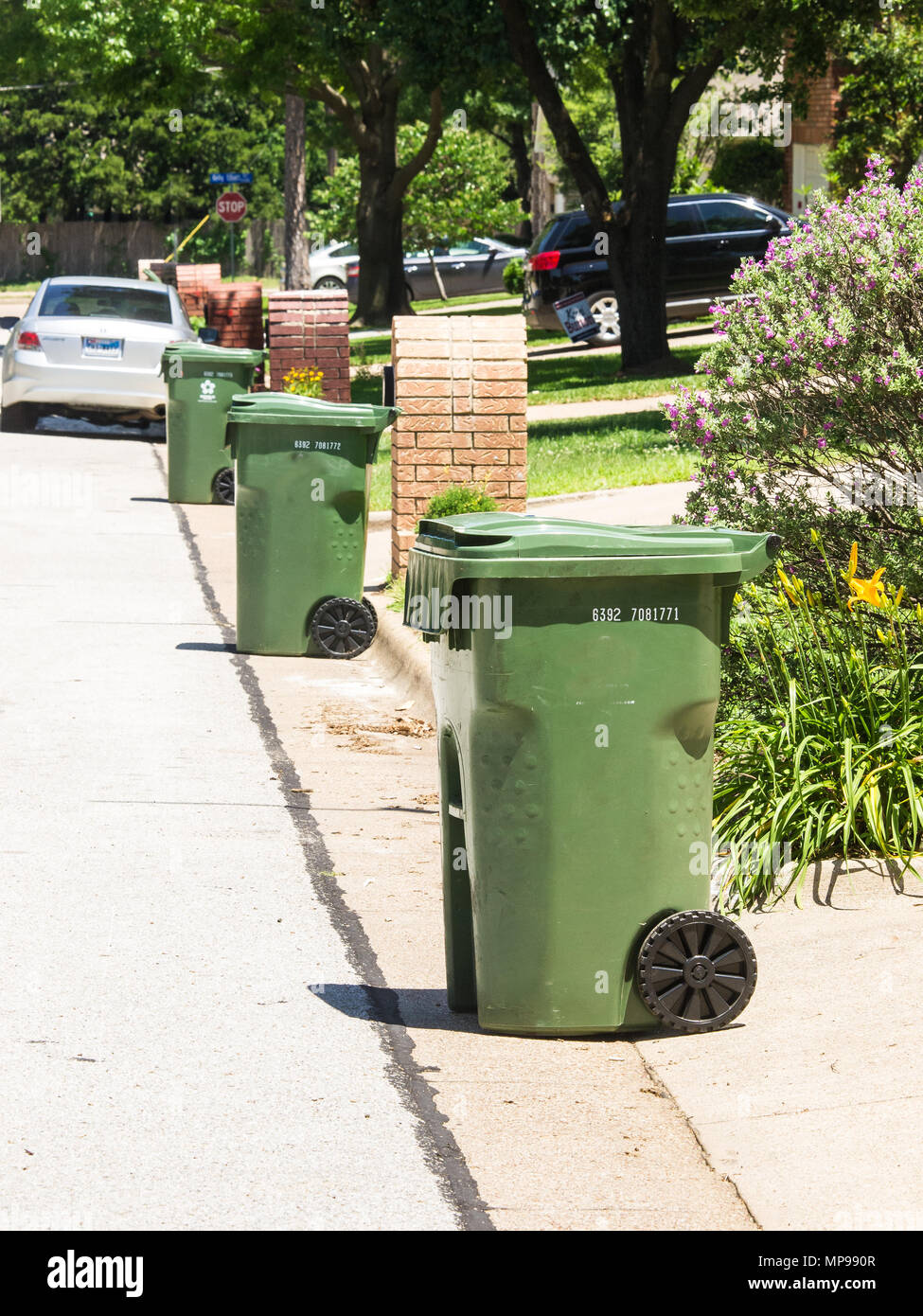 Curb side collection hi-res stock photography and images - Alamy