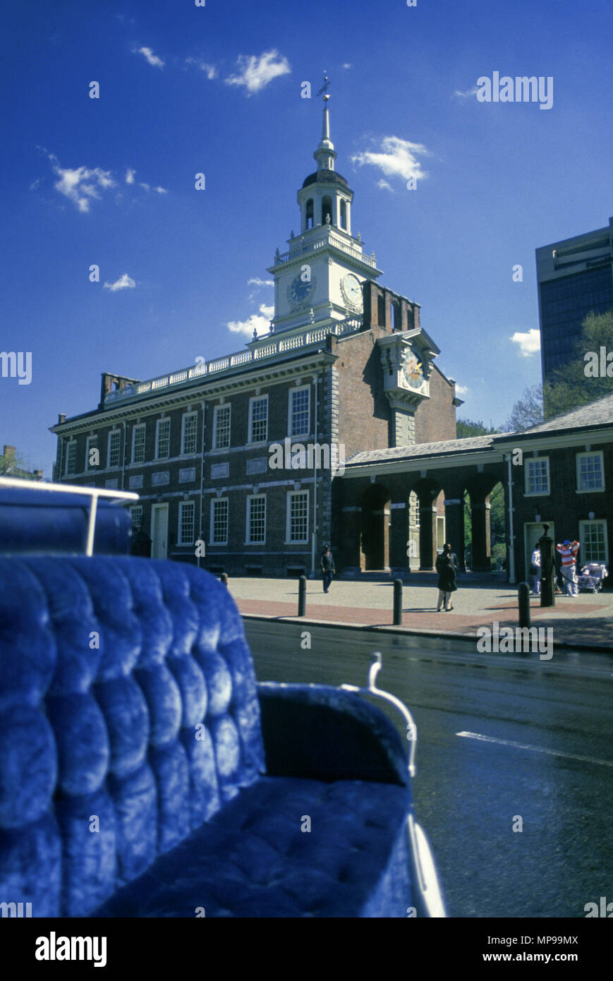 1988 HISTORICAL HORSE CARRIAGE INDEPENDENCE HALL INDEPENDENCE MALL ...