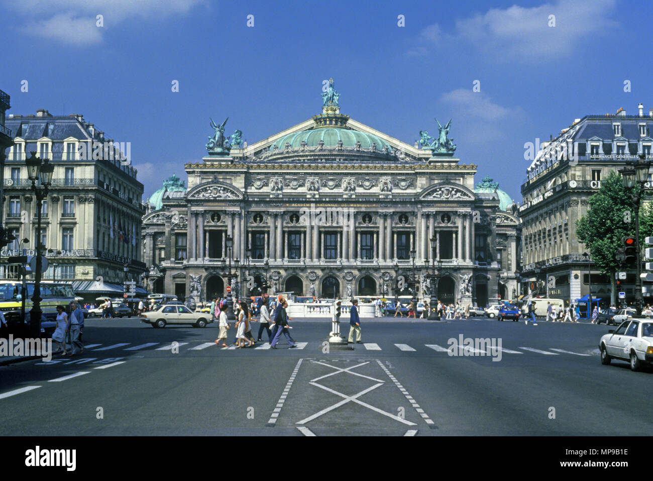 Opera paris scene hi-res stock photography and images - Alamy