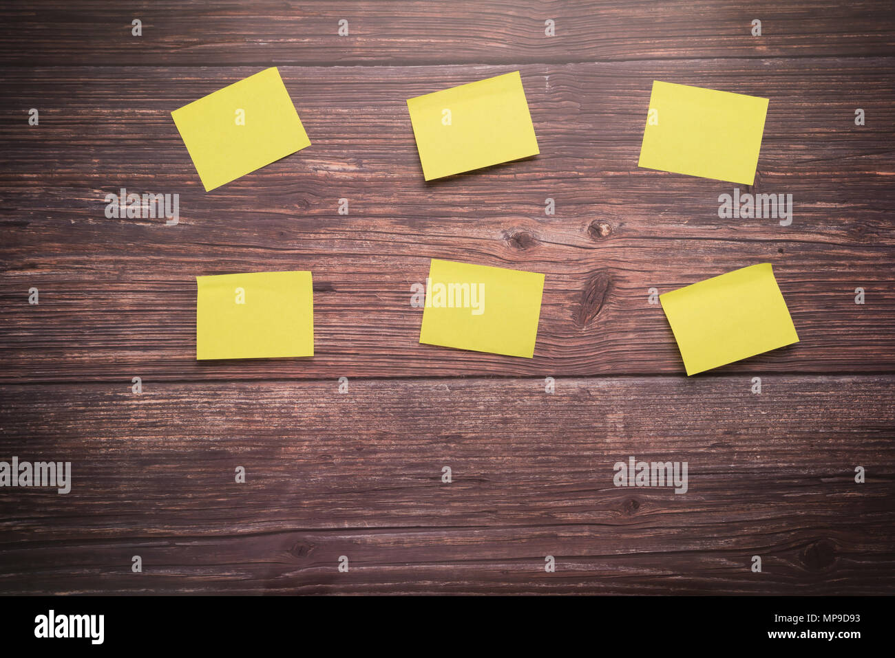 sticky note blank space on the wooden board backgrounds Stock Photo - Alamy