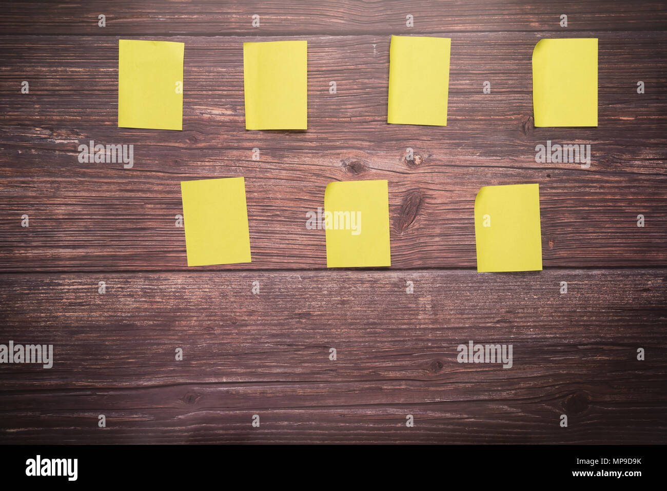 sticky note blank space on the wooden board backgrounds Stock Photo - Alamy