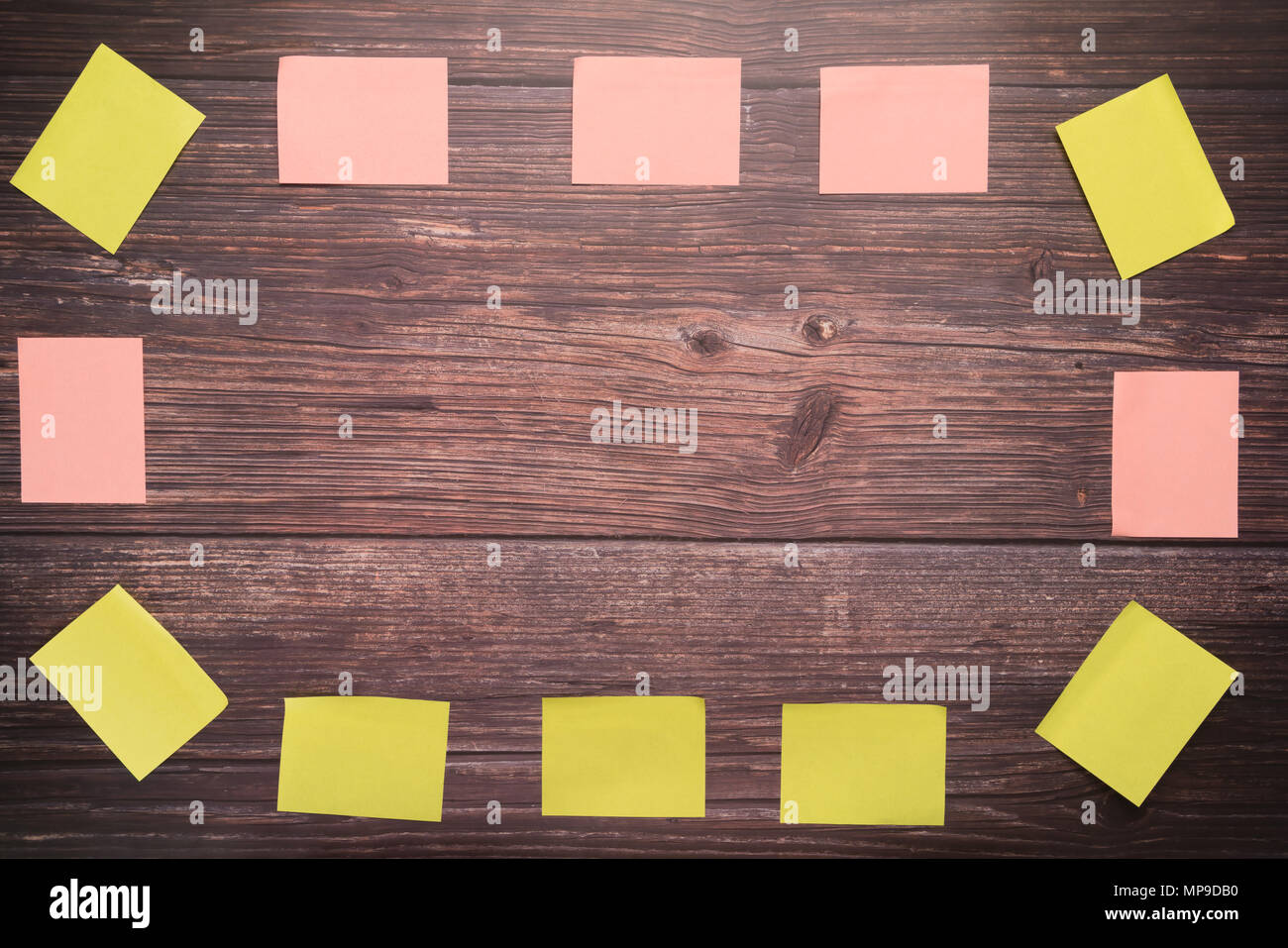 sticky note blank space on the wooden board backgrounds Stock Photo - Alamy