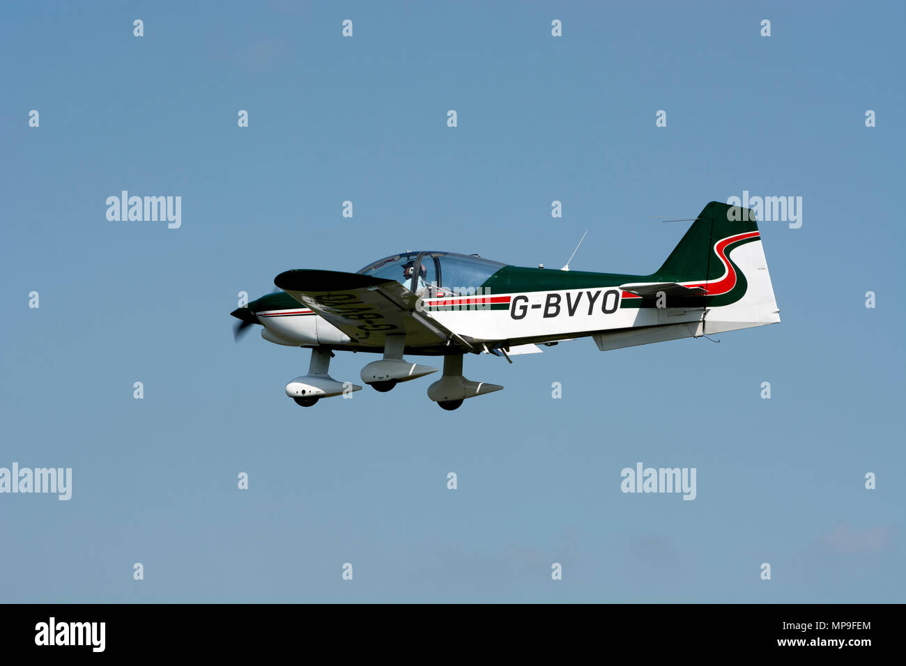 Robin 2160 hi-res stock photography and images - Alamy