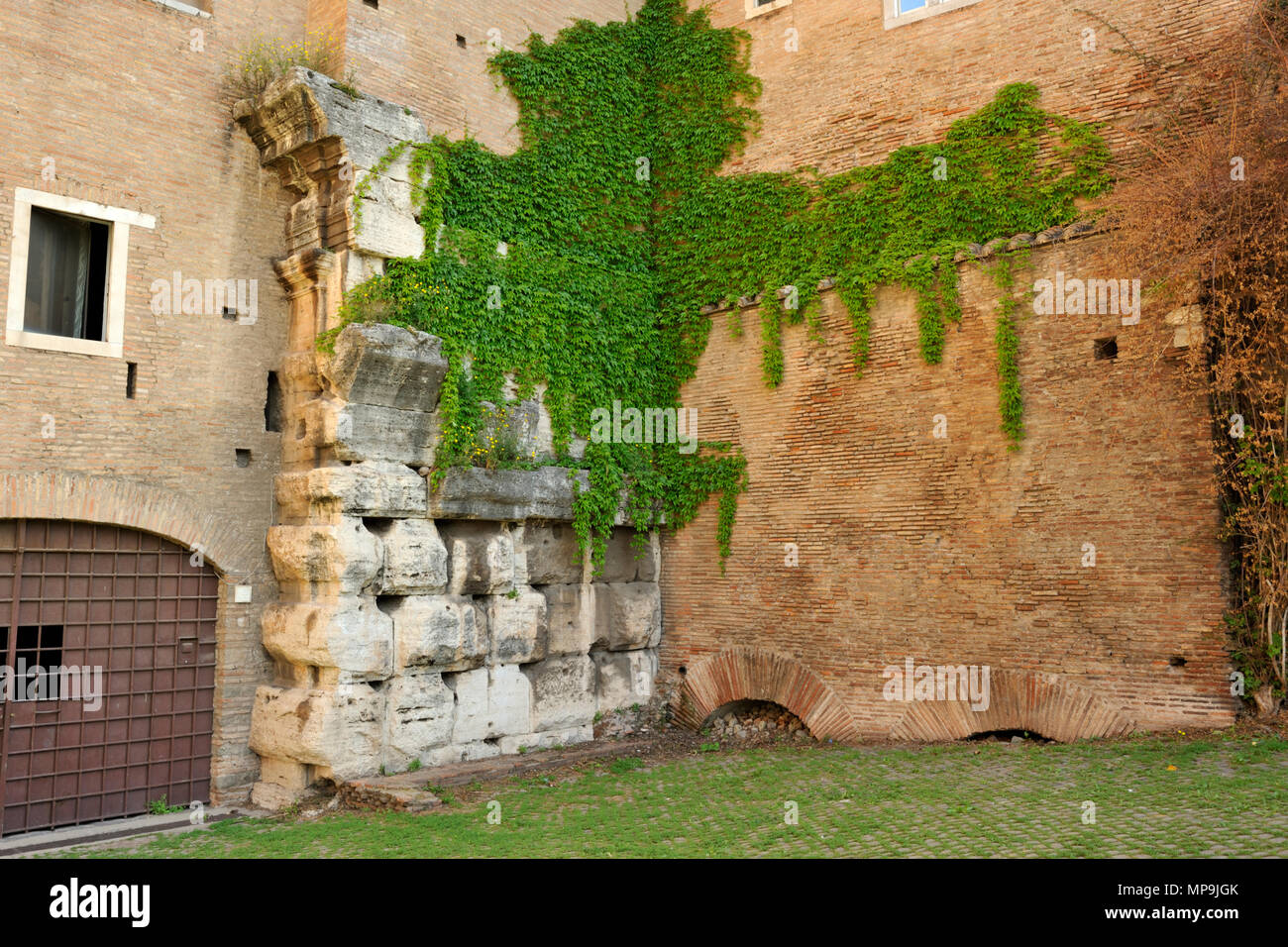 Italy, Rome, Celio, basilica dei Santi Giovanni e Paolo, ruins of the ...
