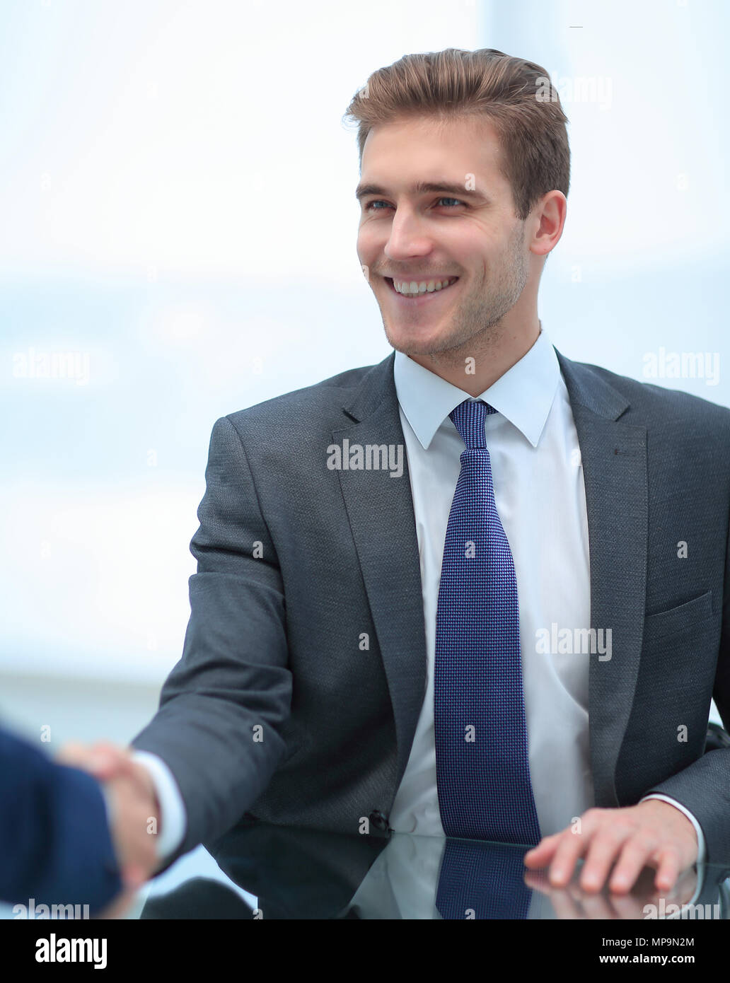 Extending hand of friendship hi-res stock photography and images - Alamy