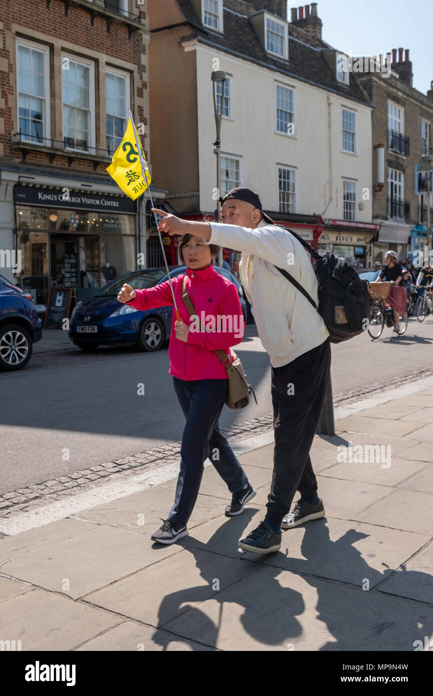 Chinese tour guide hi-res stock photography and images - Alamy