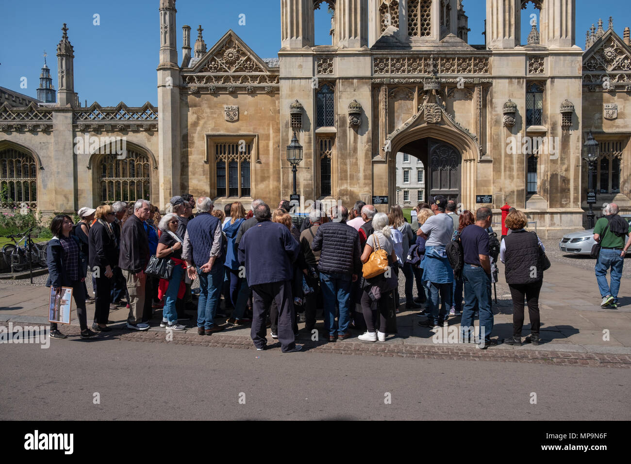 University crowd uk hi-res stock photography and images - Alamy