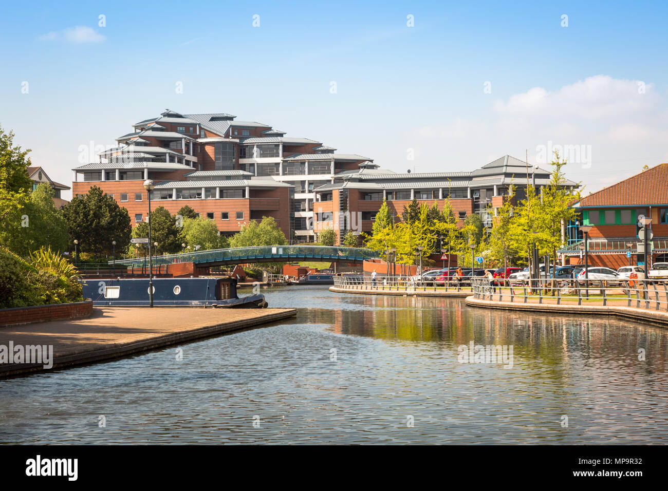 Waterfront office buildings hi-res stock photography and images - Alamy