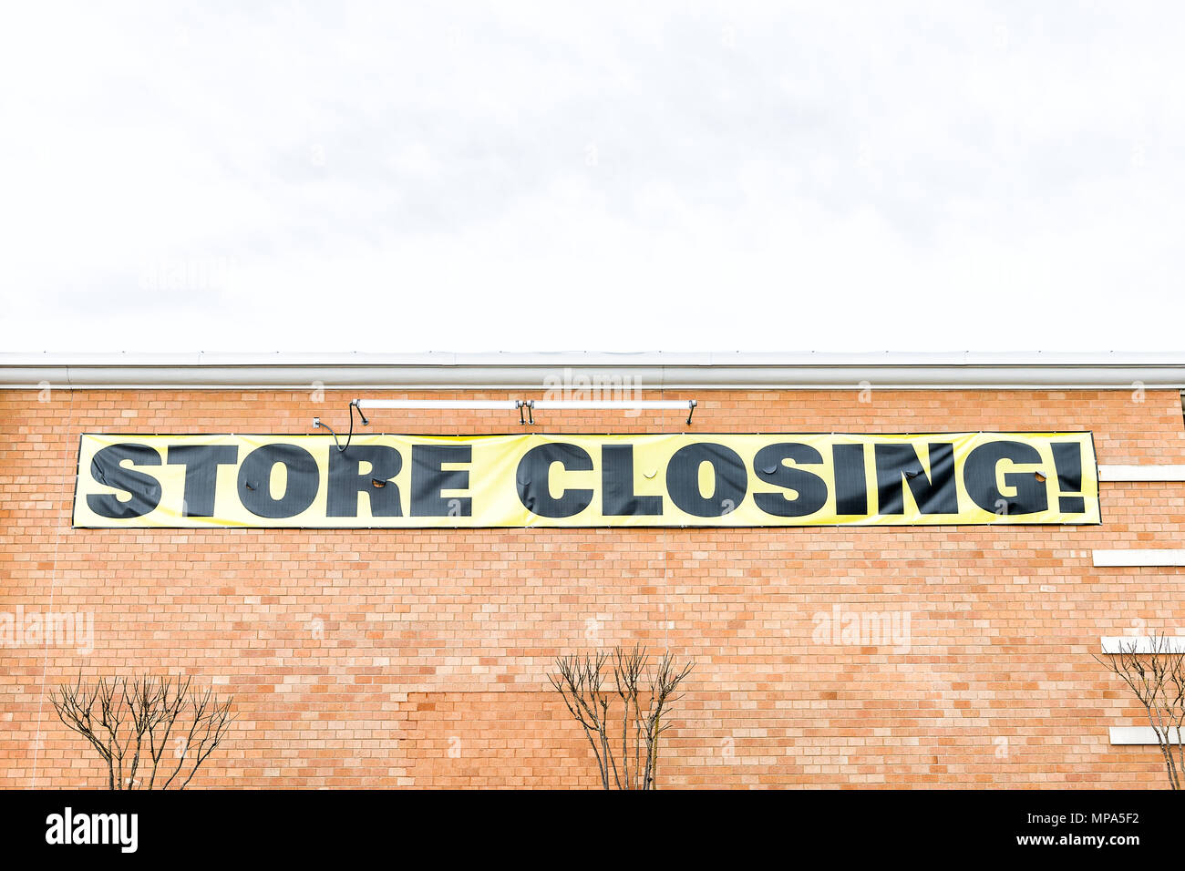 Store closing banner hi-res stock photography and images - Alamy