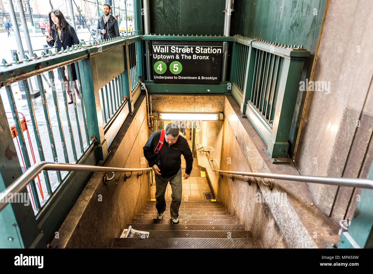 Uptown bronx new york subway hi-res stock photography and images - Alamy