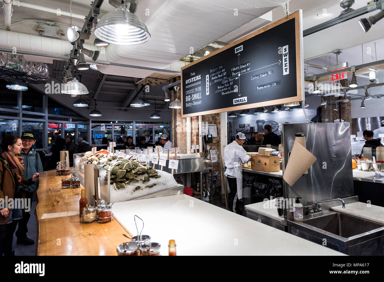 Lobster place fish store and restaurant hi-res stock photography and ...