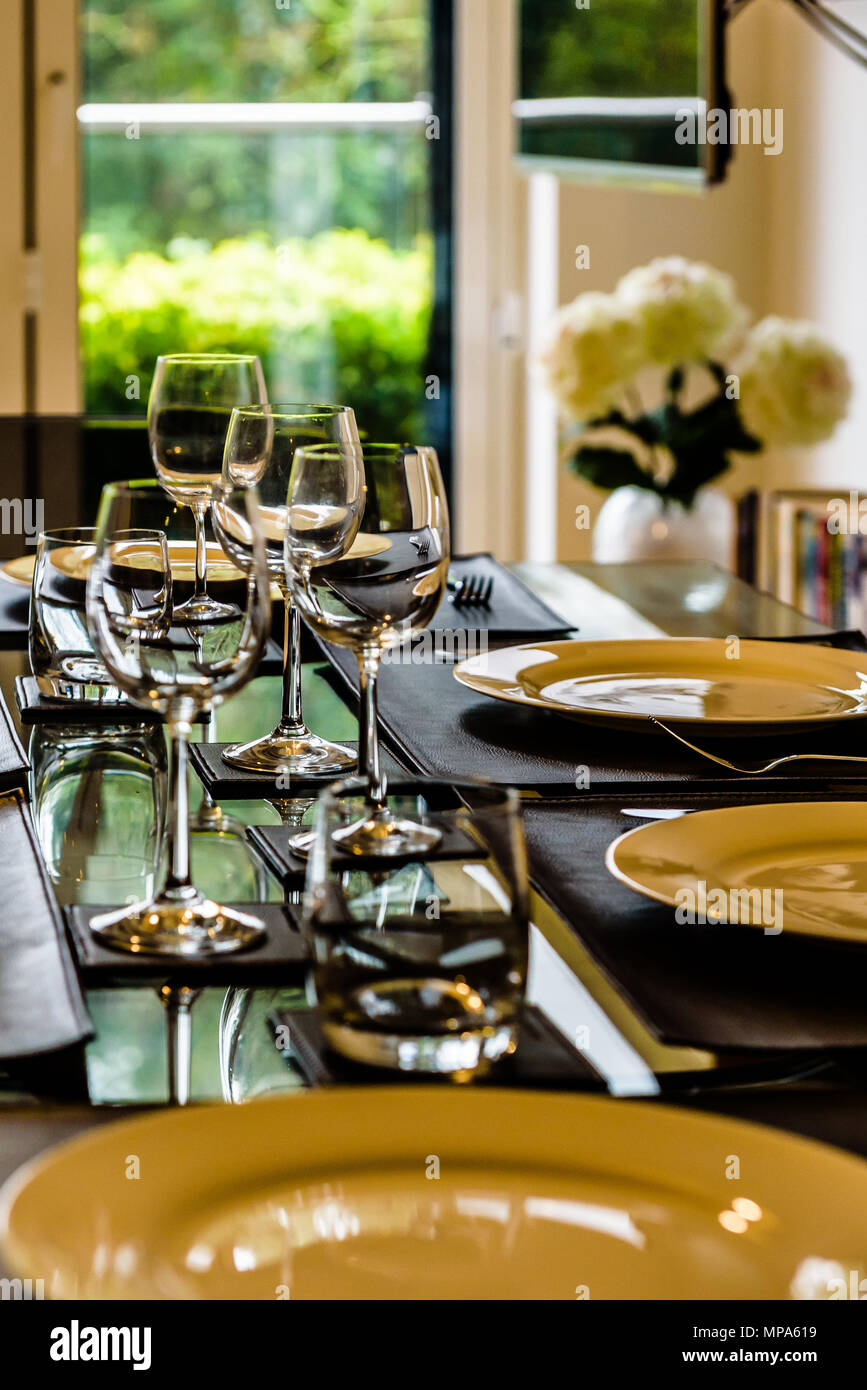 Looking dining table set hi-res stock photography and images - Alamy