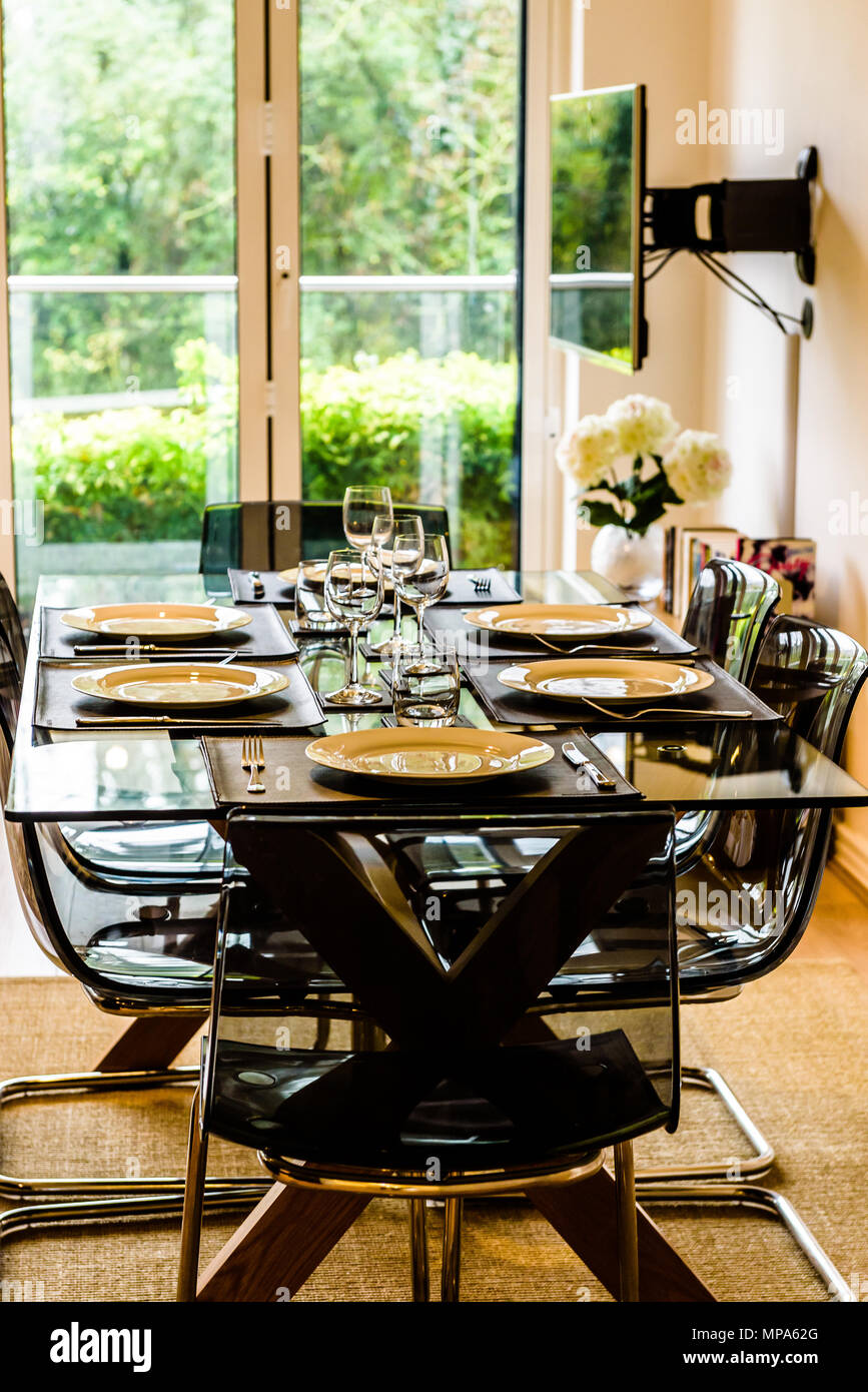 Set Table for Dinner Stock Photo - Alamy