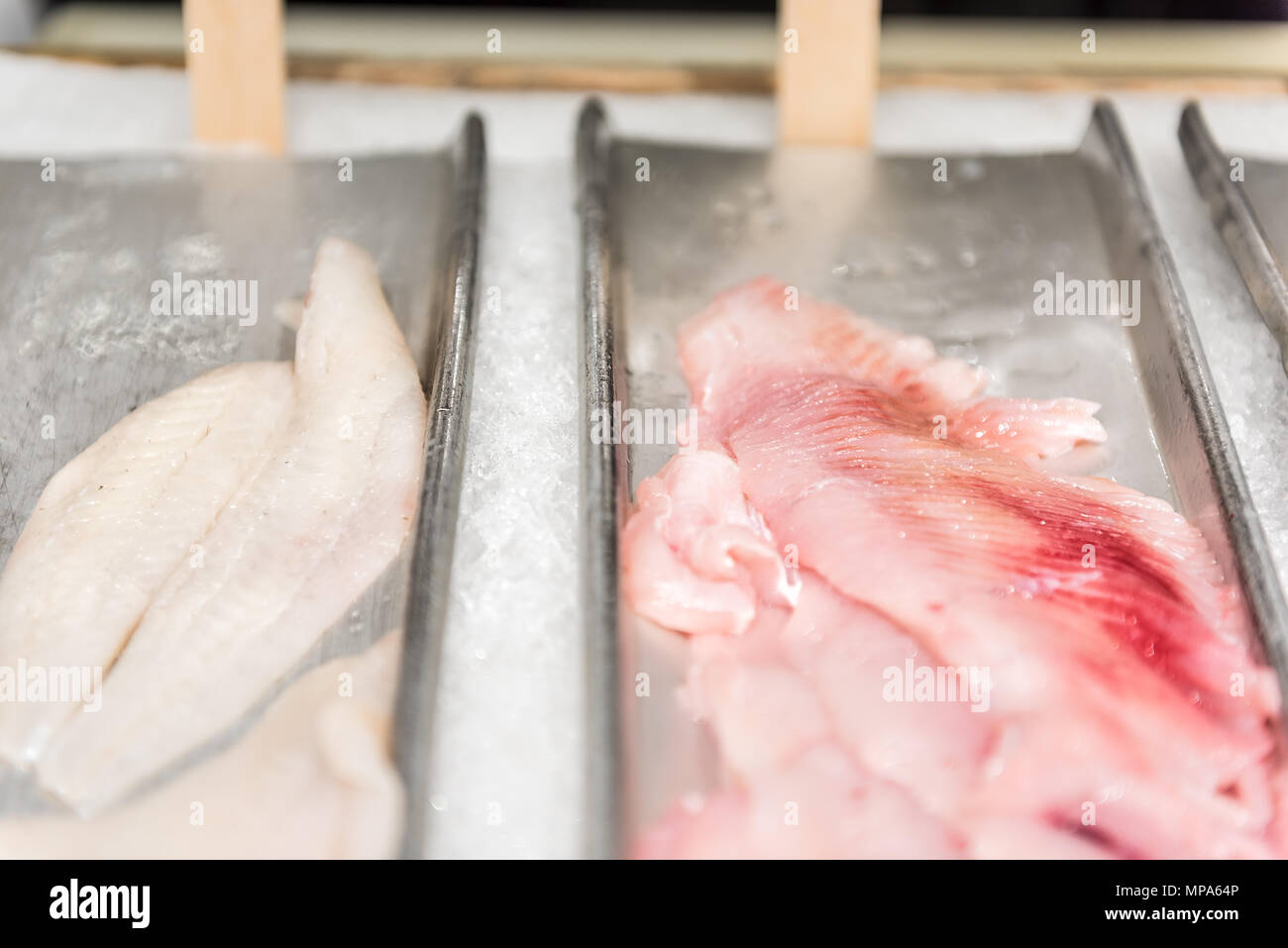 Fresh seafood display supermarket hi-res stock photography and images ...