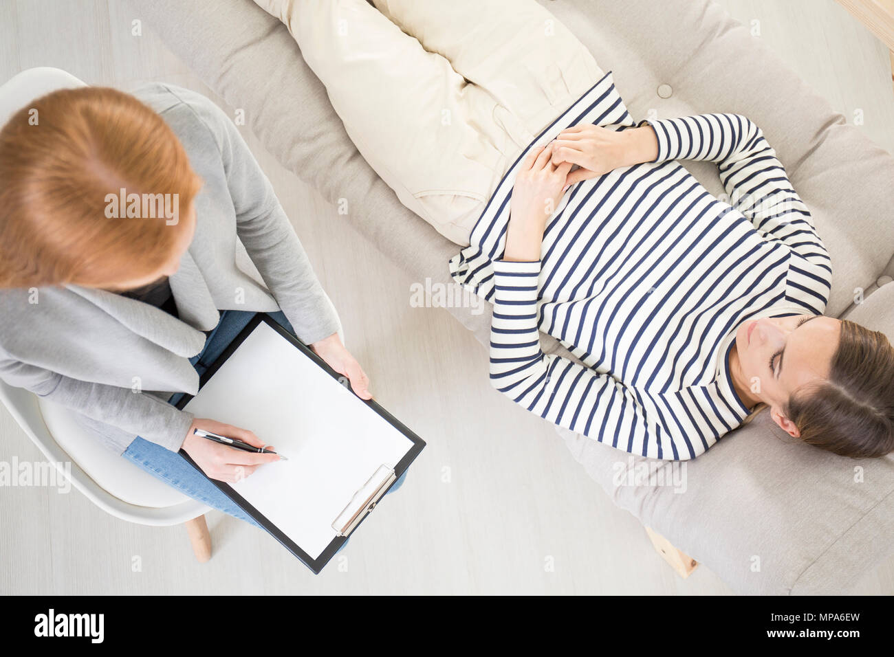 Female therapist notes hi-res stock photography and images - Alamy