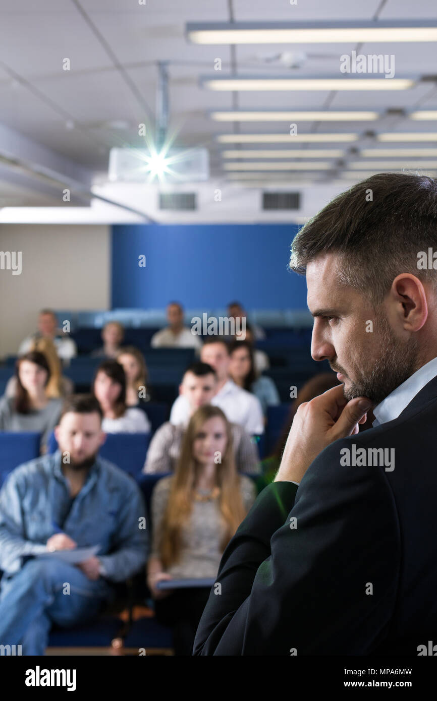 Students test auditorium hi-res stock photography and images - Alamy