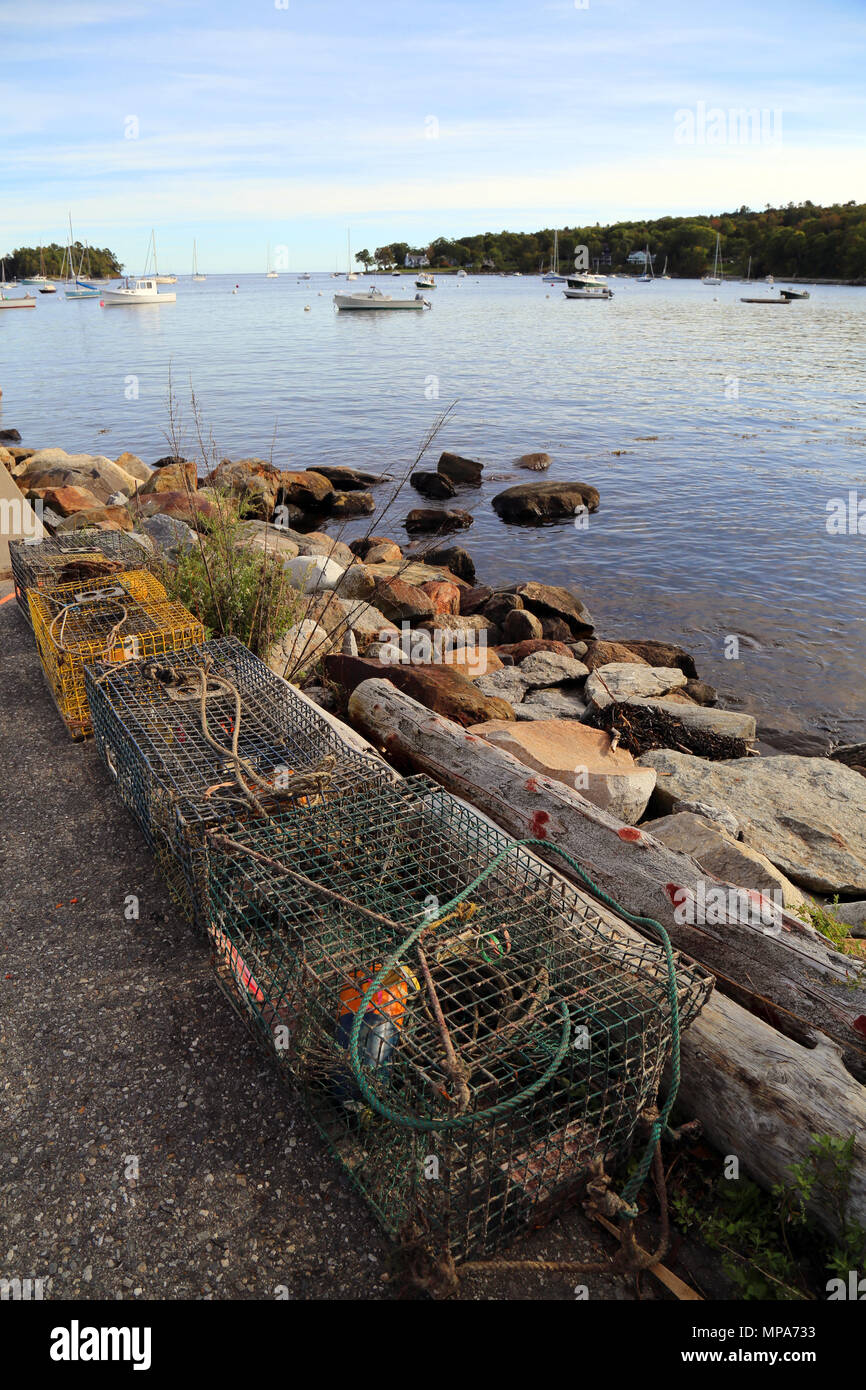 Lobster nets hi-res stock photography and images - Alamy