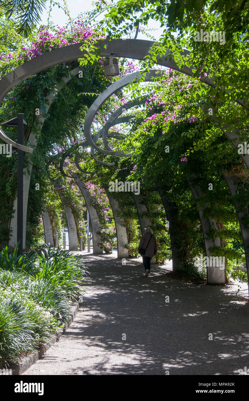 Walkway southbank hi-res stock photography and images - Alamy