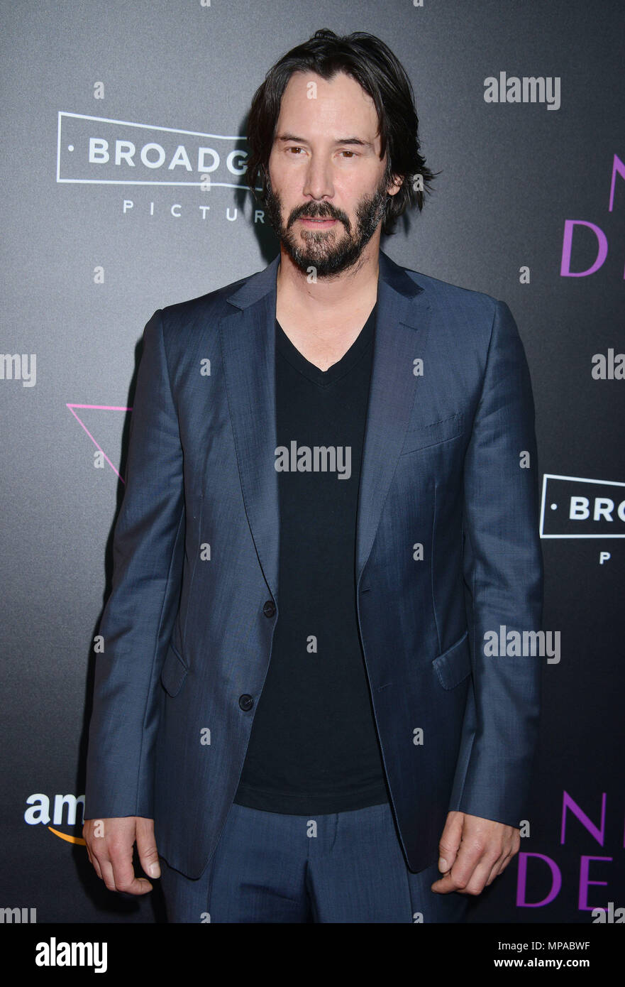 Keanu reeves 007 red carpet event hi-res stock photography and images ...