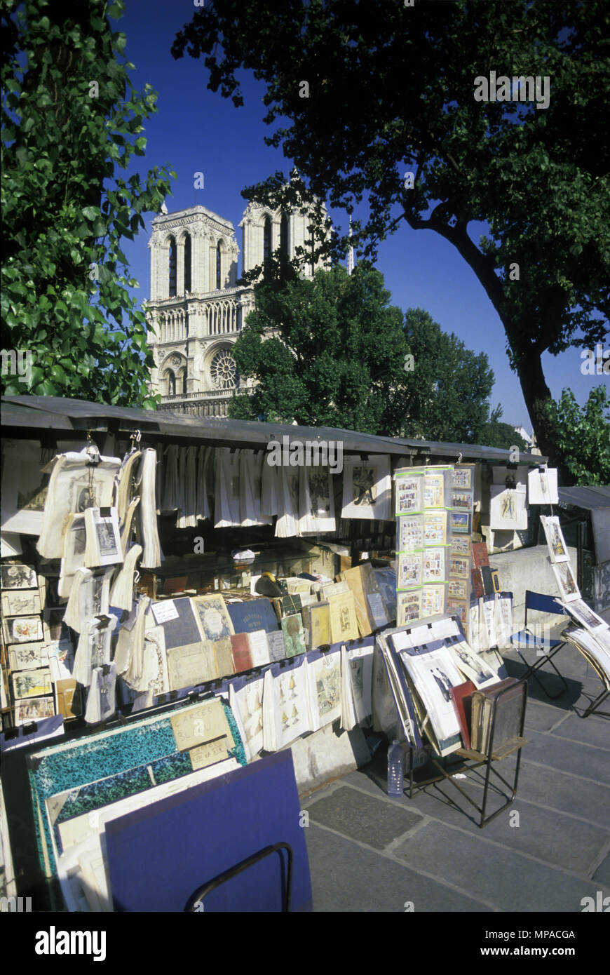 Les Bouquinistes Paris High Resolution Stock Photography and Images - Alamy