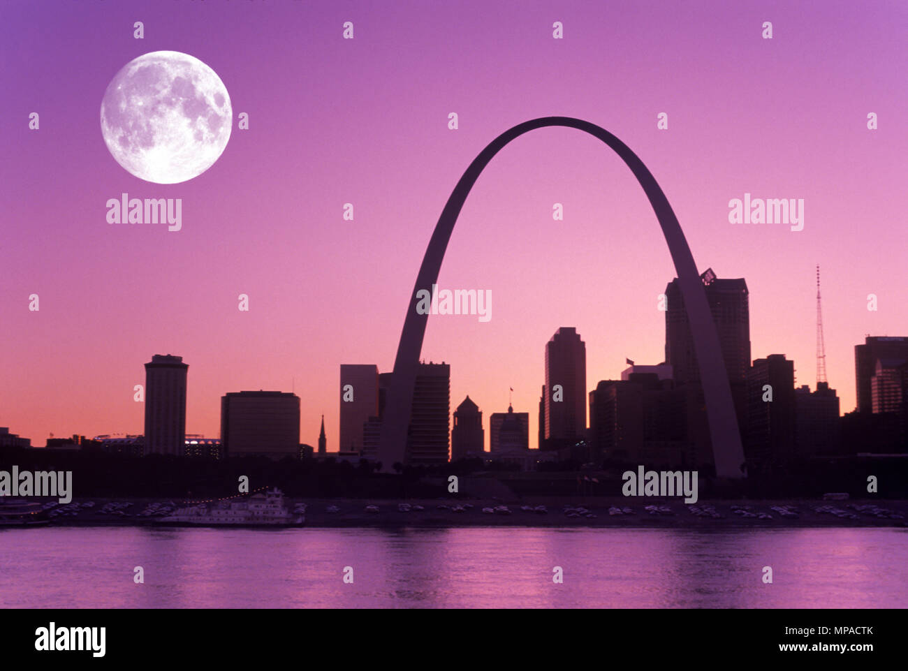 1988 HISTORICAL GATEWAY TO THE WEST ARCH (©EERO SAARINEN 1965) DOWNTOWN ...
