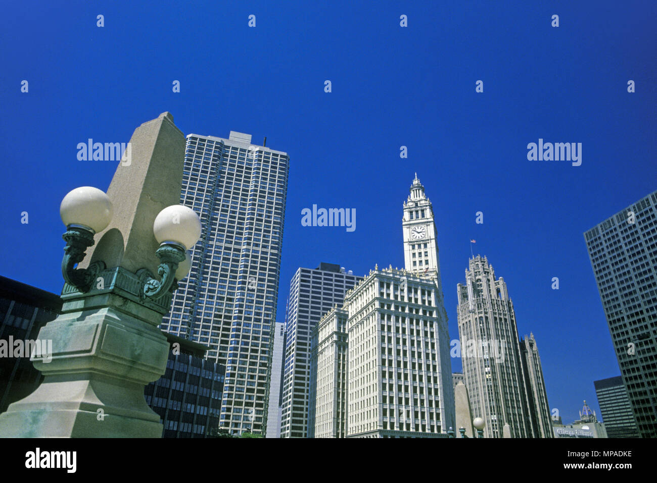 1988 HISTORICAL EAST LOWER WACKER DRIVE THE LOOP DOWNTOWN CHICAGO ...