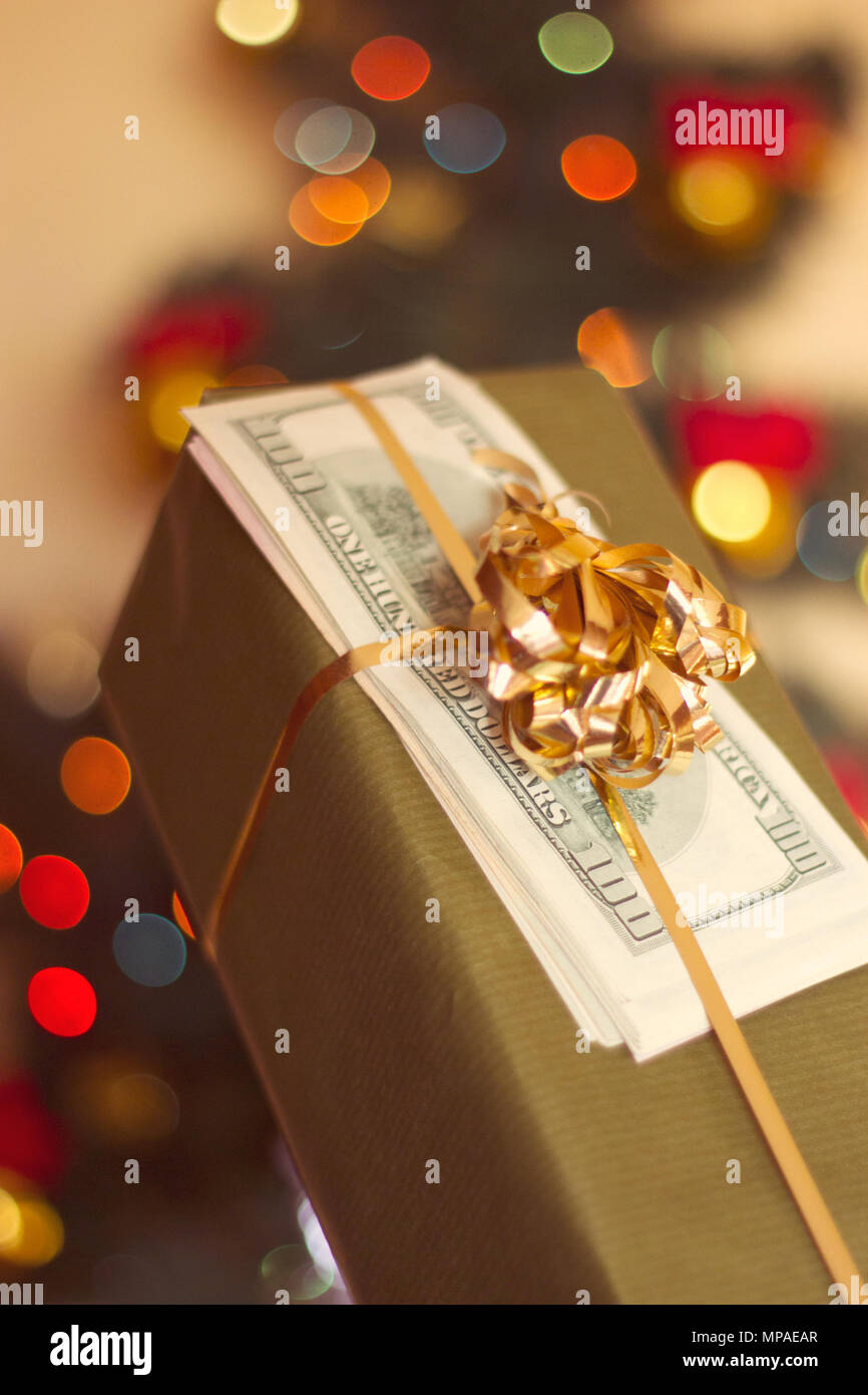 100 dollar bill hundred box hi-res stock photography and images - Alamy