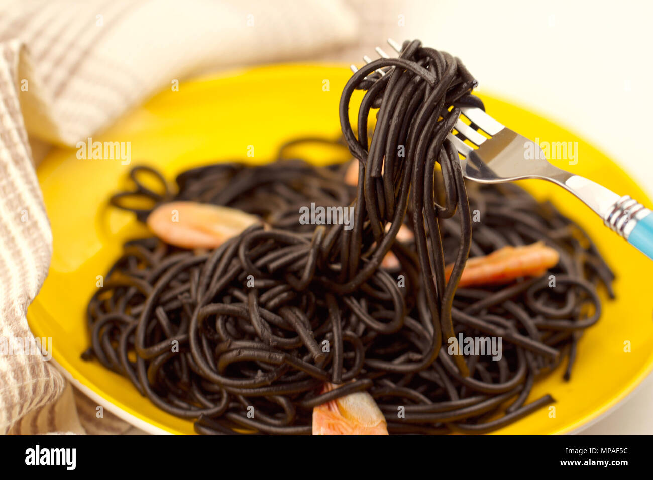 Black spaghetti prawns on hi-res stock photography and images - Alamy
