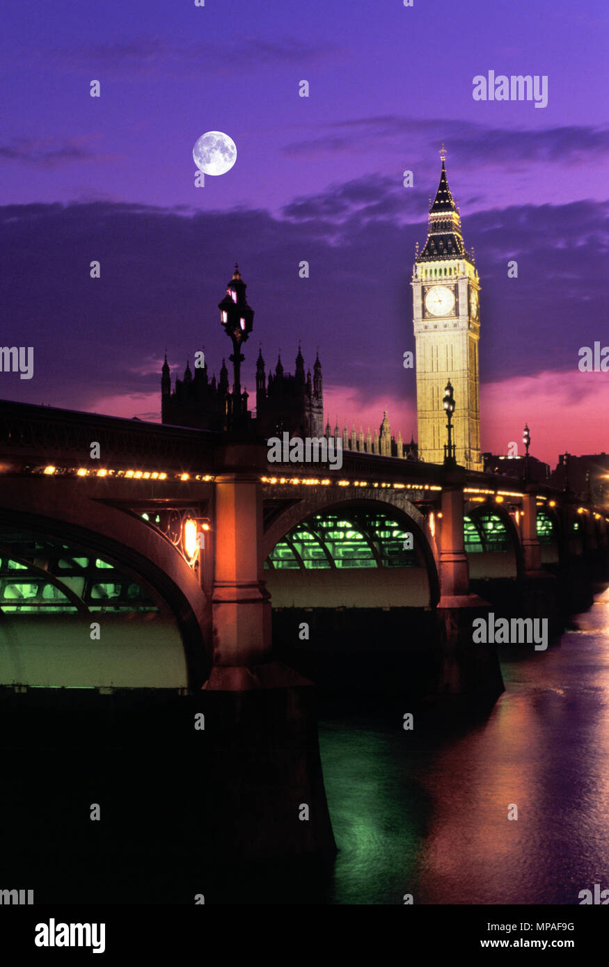 Bridge night 1980s hi-res stock photography and images - Alamy