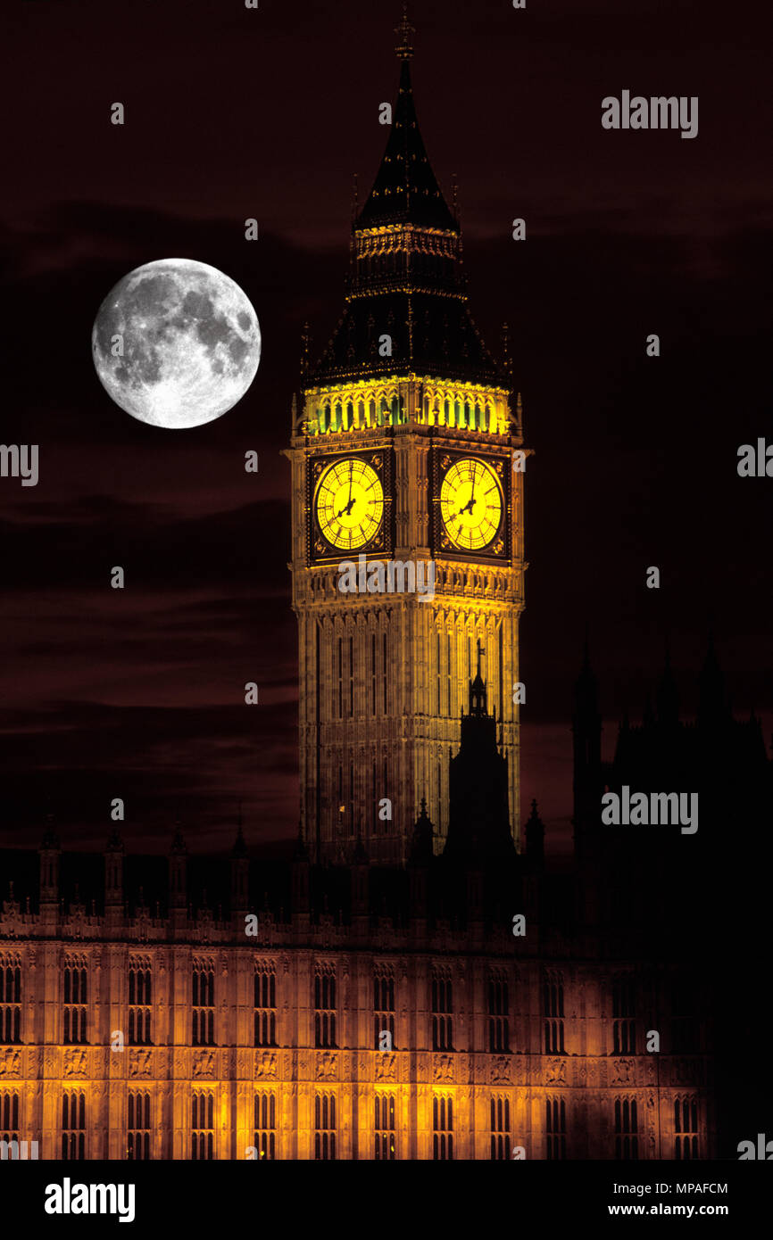 Retro london night england hi-res stock photography and images - Alamy