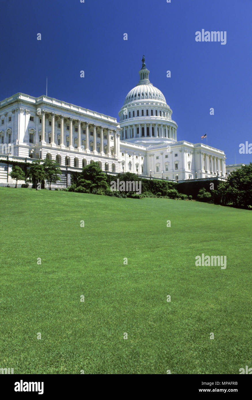 Lawn capitol building hi-res stock photography and images - Alamy