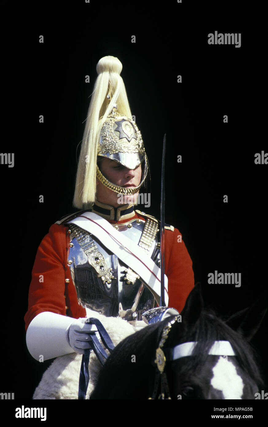1988 HISTORICAL MOUNTED LIFEGUARD SENTRY HORSEGUARDS PARADE WHITEHALL ...