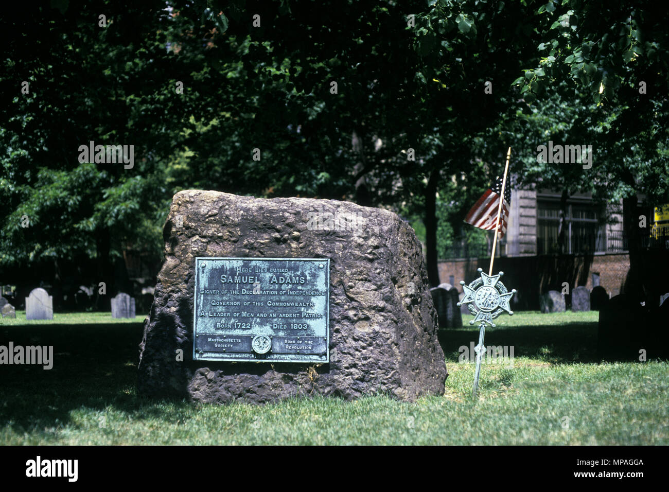 20th century gravestone hi-res stock photography and images - Alamy