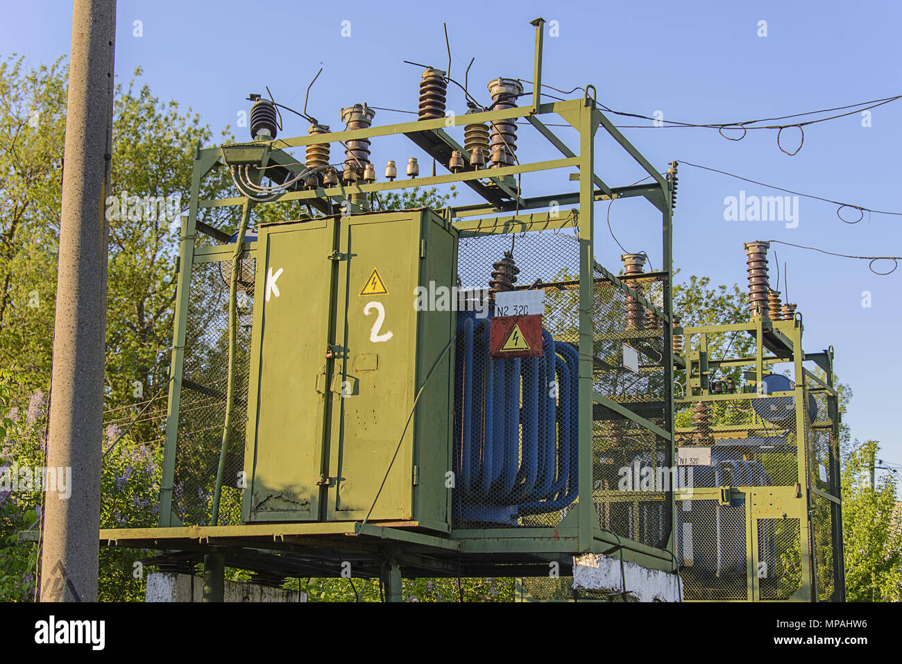 elements of the power line-selective, power supply of the city, the ...
