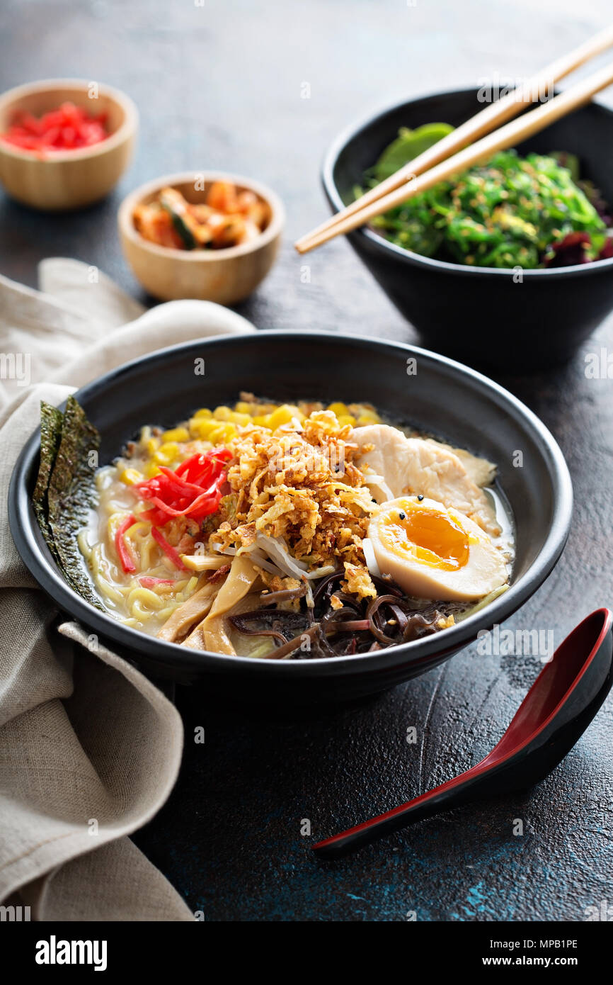Spicy ramen bowl with noodles and chicken Stock Photo - Alamy