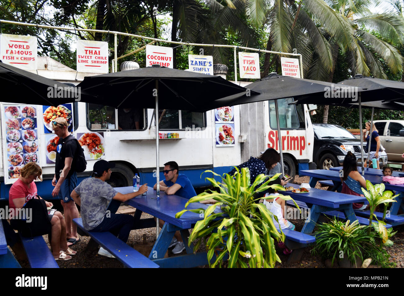 People at shrimp truck Stock Photo - Alamy