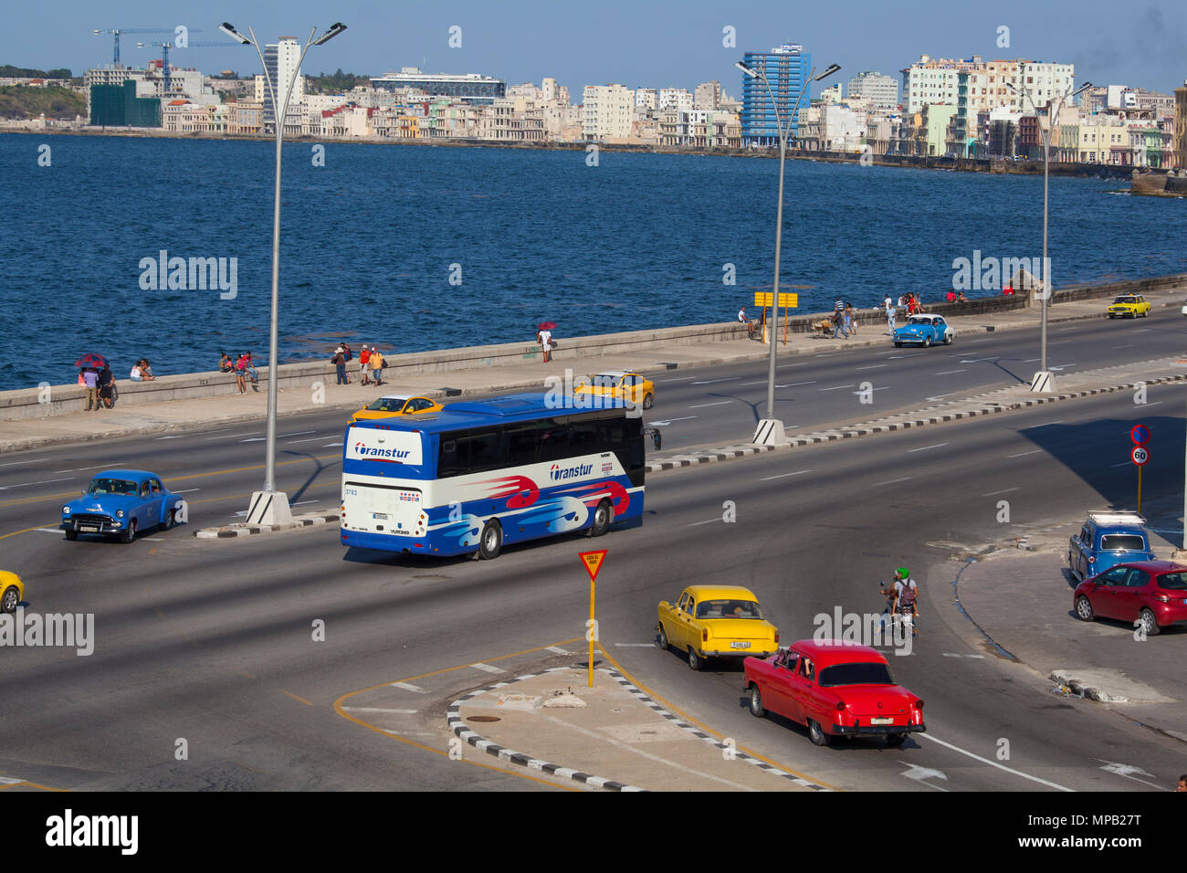 Traffic along the Malecon in Havana Cuba Stock Photo - Alamy