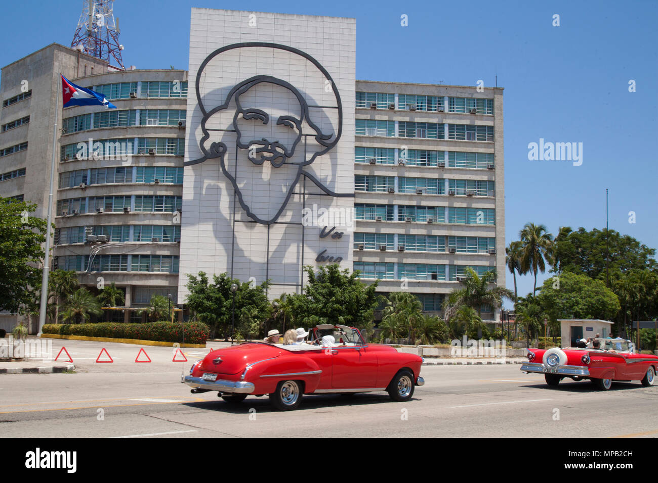 Fidel Castro Cuba sculpture in Revolution Square Havana Cuba, Plaza de ...