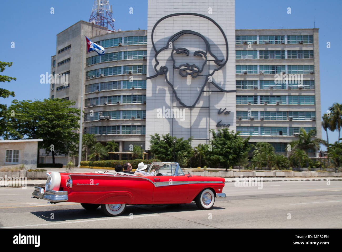 Fidel Castro Cuba sculpture in Revolution Square Havana Cuba, Plaza de ...