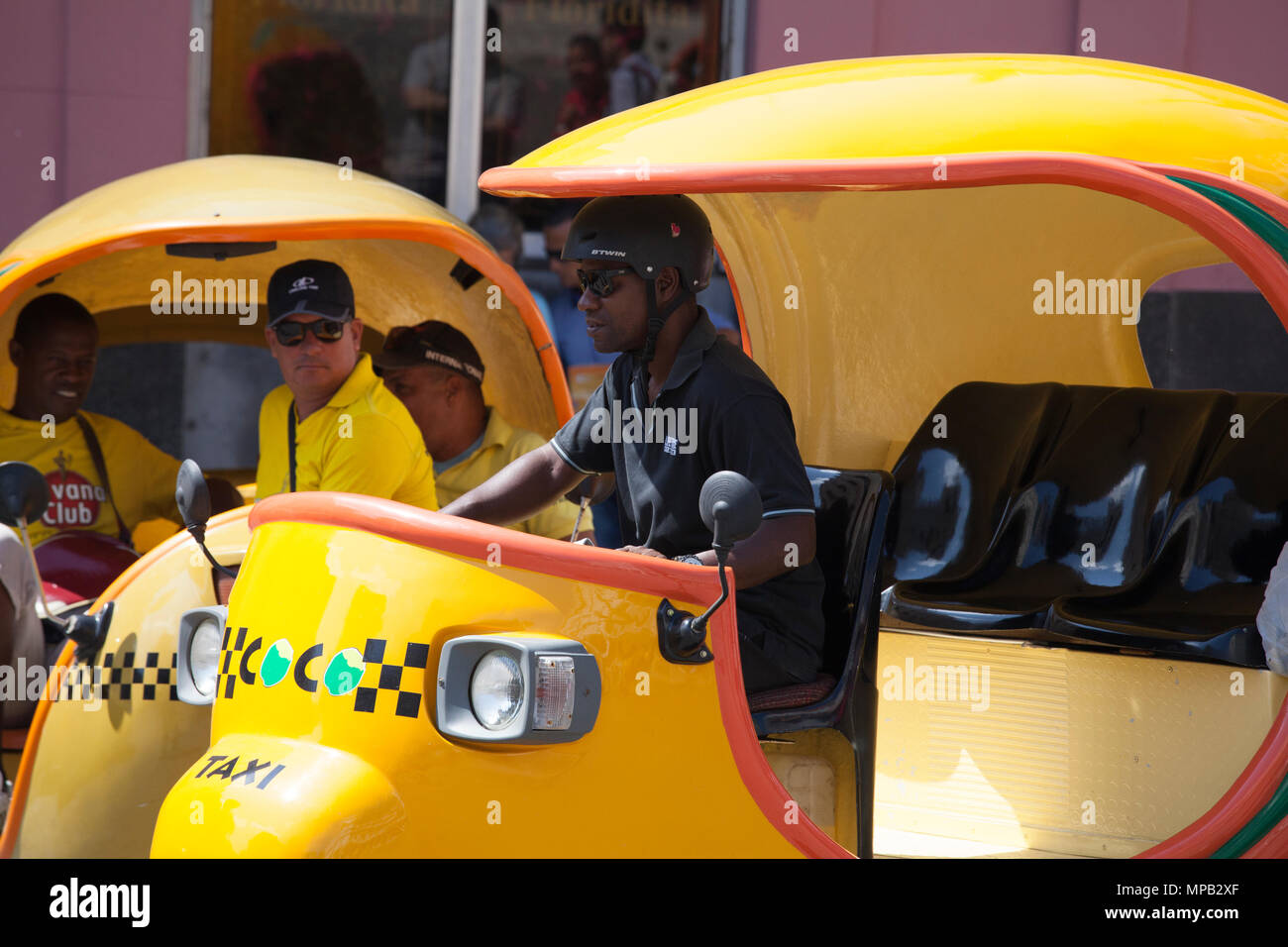 Coco Taxi in front of Famous La Floridita restaurant and bar in Old ...