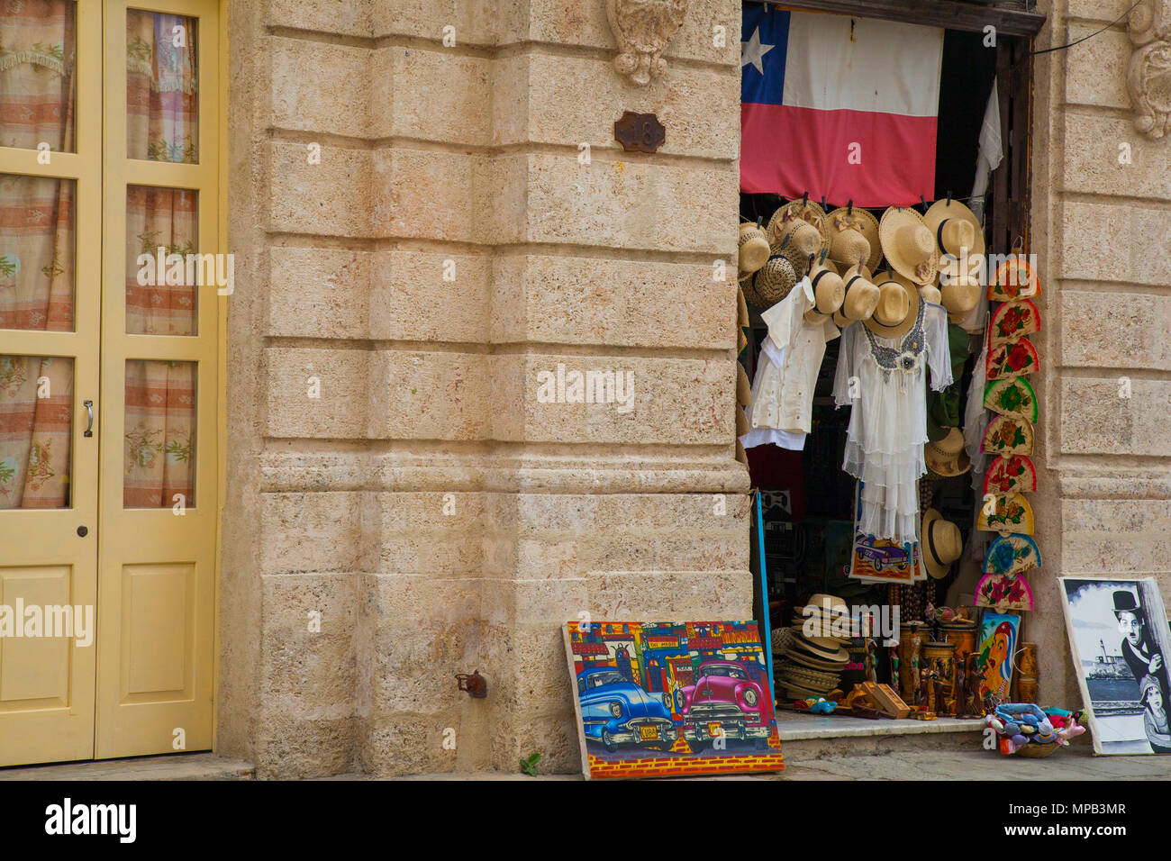 Cuban art store hi-res stock photography and images - Alamy