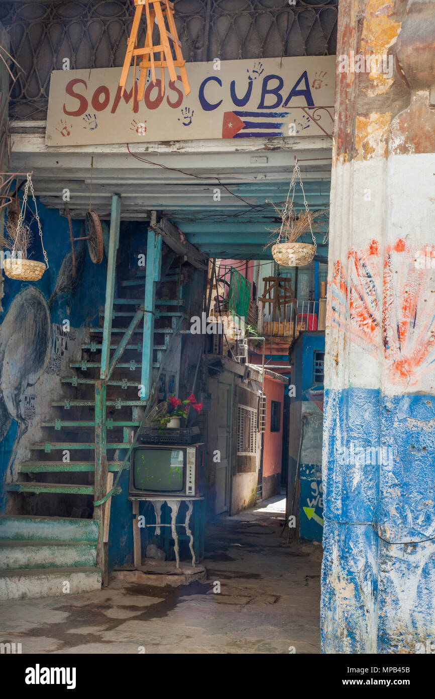 Inside cuban home hi-res stock photography and images - Alamy