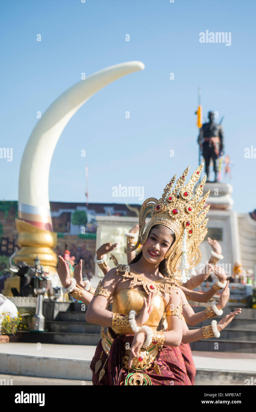 traditional thai Dance at the Phaya Surin Pakdee Monument at the traditional Elephant Round Up ...